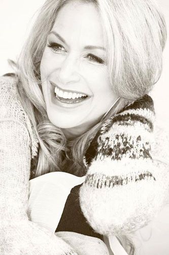 Artist Profile - Kelly Lynn Gitter "Untamed" - Pictures