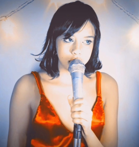 Artist Profile - Rumi - Pictures